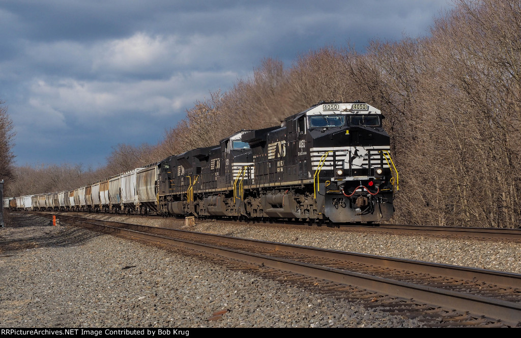 NS 4050 leads EB covered hoppers at Newport, PA